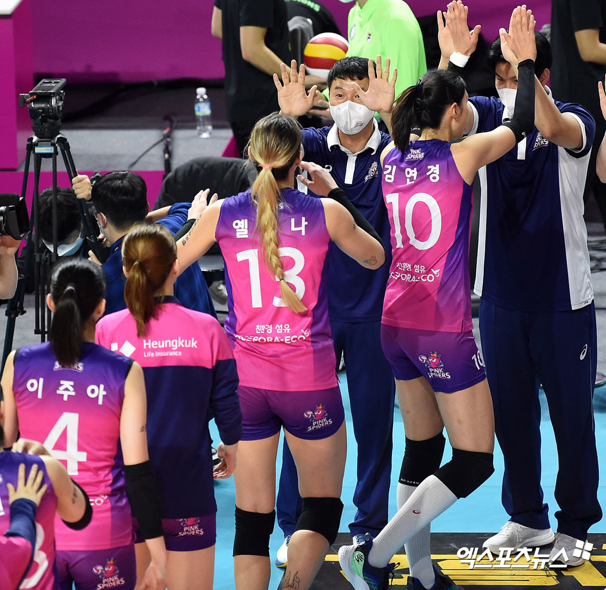 EPL도 울고 갈 흥국생명 사태, 스스로 자초한 기피 구단 낙인 - 나무뉴스