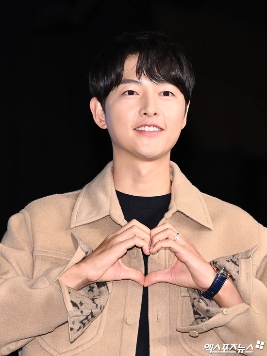 "관객과 소통 좋아" 송중기, 4일차도 종횡무진 '화란' 바라기 [BIFF 2023] (엑스포츠뉴스) - 나무뉴스