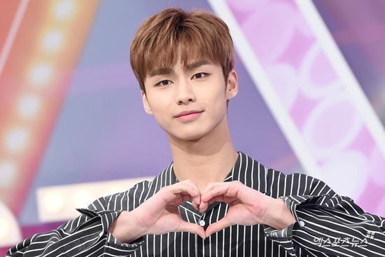 'JMS 신도 논란' 5개월…DKZ 경윤, 결국 팀 탈퇴+군 입대 결정 [엑:스레이] (엑스포츠뉴스) - 나무뉴스