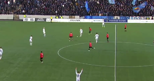 손흥민 후계자 맞구나!…스웨덴 꽃미남 MF, SON 번리전 '70m 환상골' 재현 (엑스포츠뉴스) - 나무뉴스