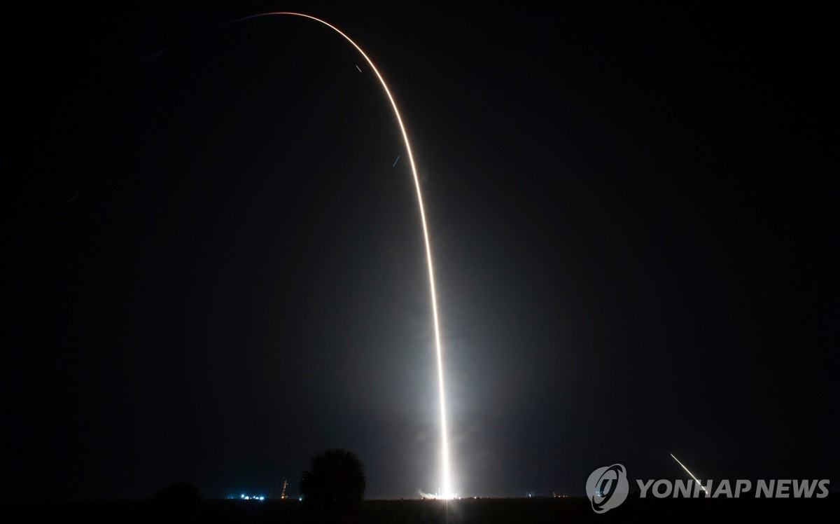 스페이스X, 7번째 유인우주선 발사…美日러 등 4개국 우주인 탑승(종합) - 나무뉴스