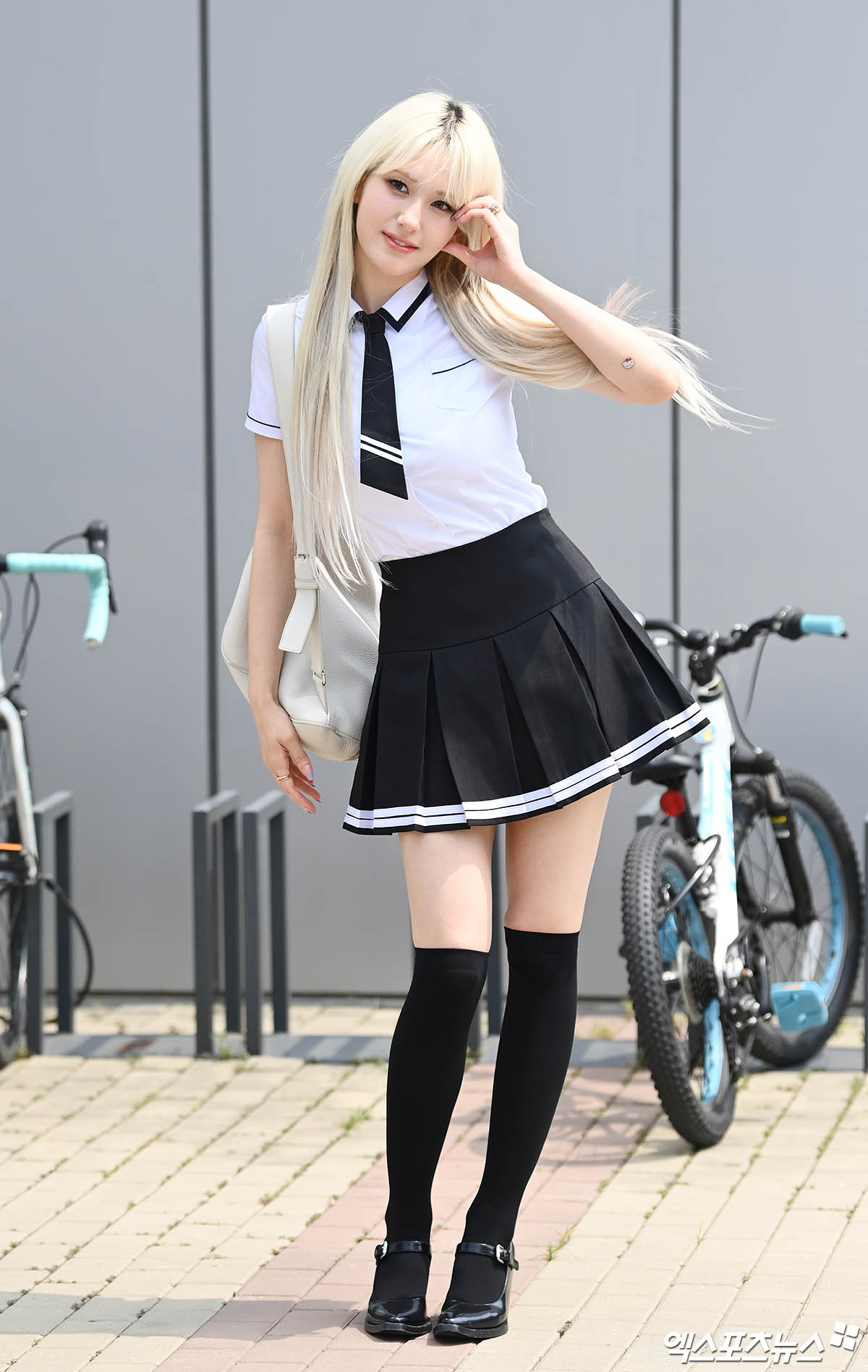 '키 172cm·몸무게 46kg' 전소미, 현실의 바비 인형[엑's HD화보] - 나무뉴스