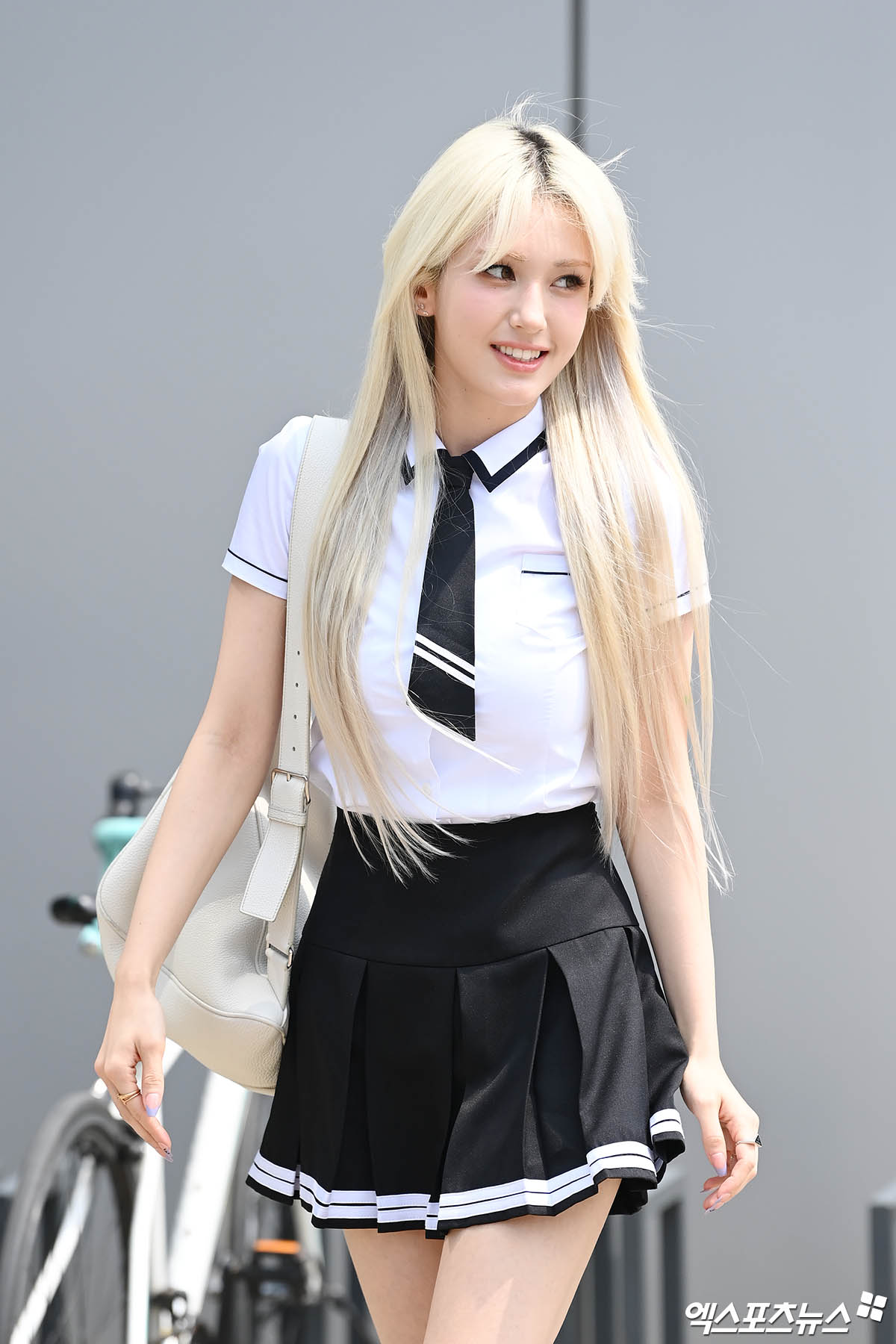 '키 172cm·몸무게 46kg' 전소미, 현실의 바비 인형[엑's HD화보] - 나무뉴스