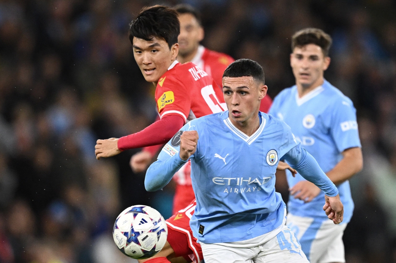 황인범, UCL 데뷔전 82분 뛰고 11.2km…"개처럼 뛰겠다" 약속 지켜→즈베즈다 맨시티에 1-3 역전패 (엑스포츠뉴스) - 나무뉴스