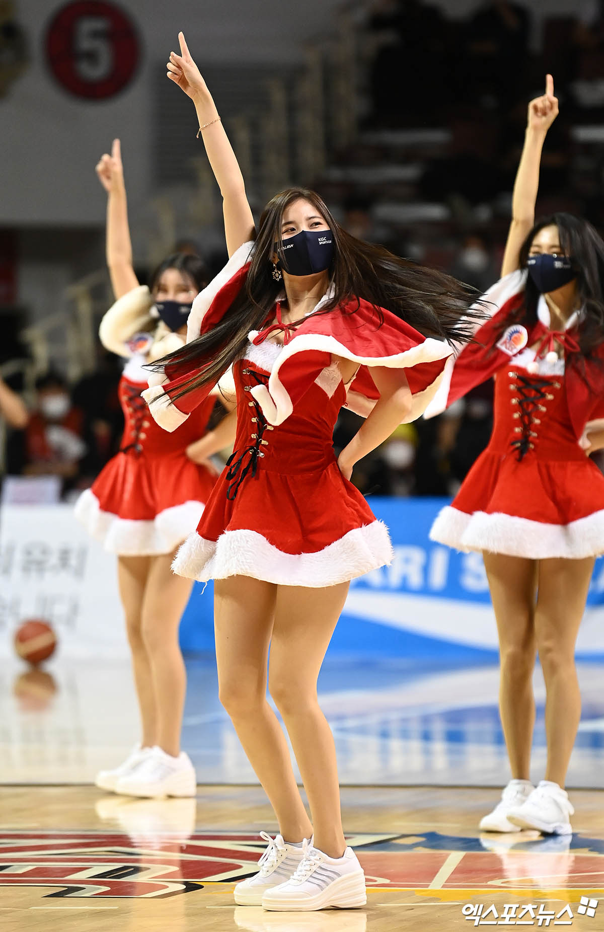 KGC 치어리더 '코트 빛내는 미모'[엑's HD포토] - 나무뉴스