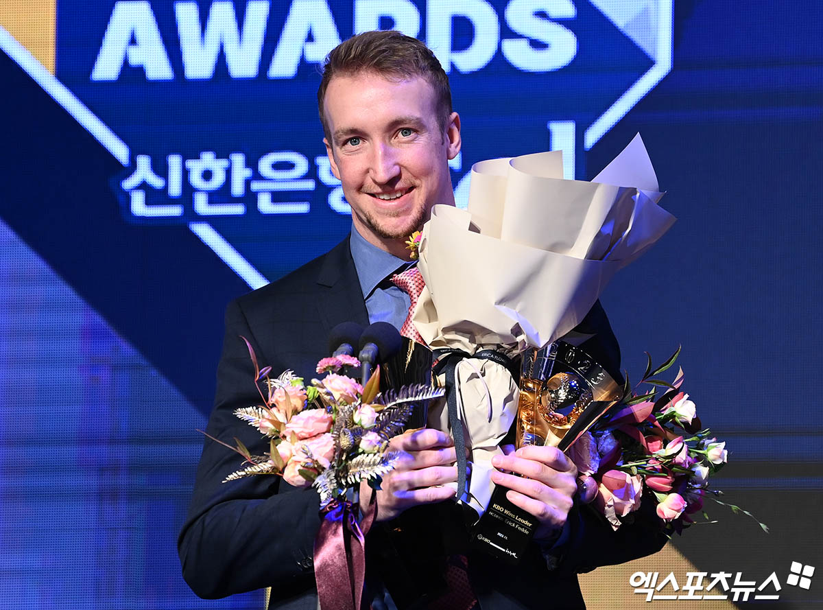 'KBO MVP' 페디, 화이트삭스와 '2년 200억' 계약 합의…역수출 신화 도전 (엑스포츠뉴스) - 나무뉴스