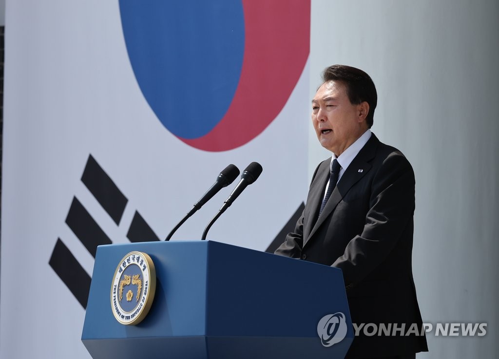 "자유는 피 묻은 전투복에서"…尹, 참전용사 '영웅'으로 소환(종합) (연합뉴스) - 나무뉴스