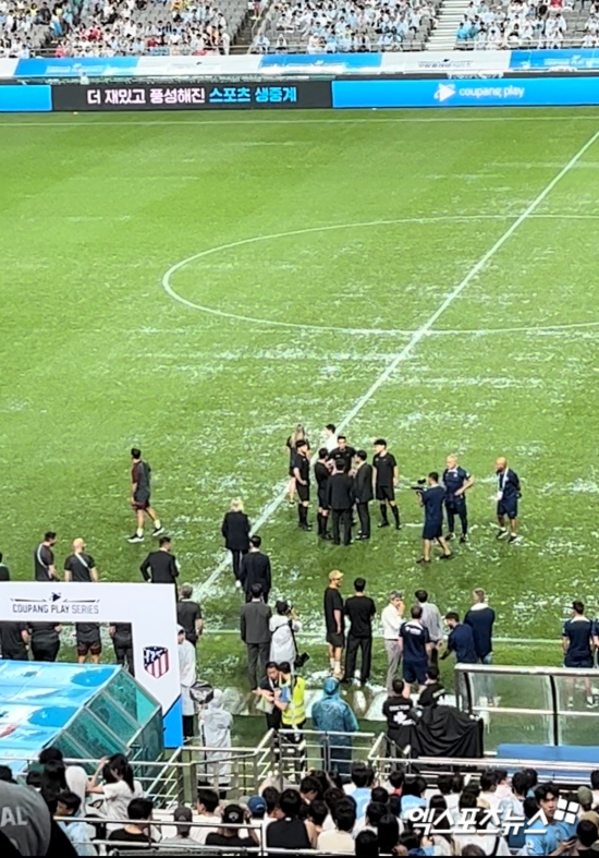 패스도 안 되던데...'워터파크'→'뽀송뽀송' 가능케 한 상암 잔디 비하인드 [맨시티-ATM] - 나무뉴스
