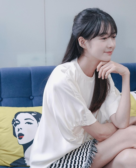 이요원, 스무살 딸도 놀랄 청초한 미모…173cm 우월 비율 - 나무뉴스