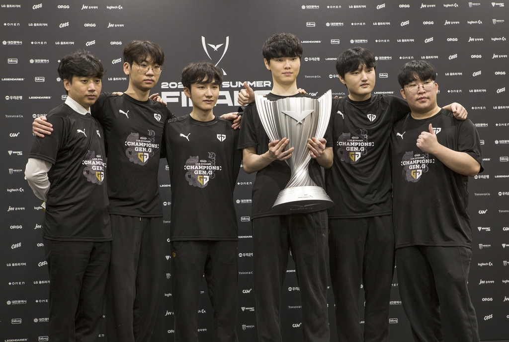 'LCK 3연패' 젠지 감독 "도전자 마음으로 롤드컵도 이기겠다" - 나무뉴스