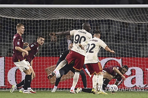 무리뉴 금쪽이 103kg FW 대반격→로마서 3G 연속골 뒤 "너희들 나 욕했지?" (엑스포츠뉴스) - 나무뉴스