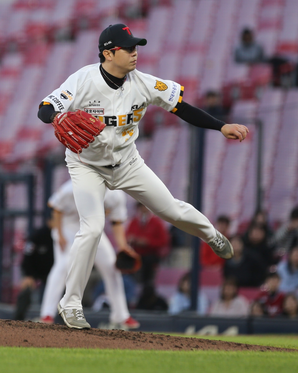'양현종 10K 완벽투' 8년 만의 대결서 KIA 승리, SSG 6연승 저지 [광주:스코어] (엑스포츠뉴스) - 나무뉴스