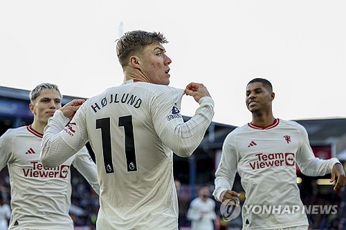 "성공할 운명이었네!"...'1400억 먹튀→6G 연속골' 맨유 FW, 어린 시절 '손편지' 공개 (엑스포츠뉴스) - 나무뉴스