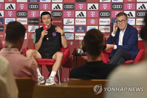 김민재 군사훈련 '썰'에 독일 언론 깜짝…"30km 행군하고 4kg 빠졌어요" - 나무뉴스