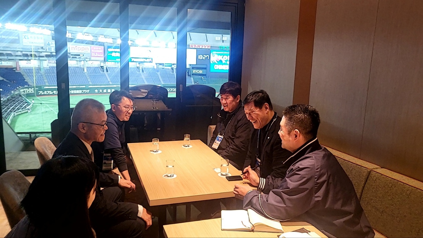 "상호 야구 교류 활성화" 허구연 KBO 총재, 양칭룡 CPBL 사무총장과 환담 (엑스포츠뉴스) - 나무뉴스