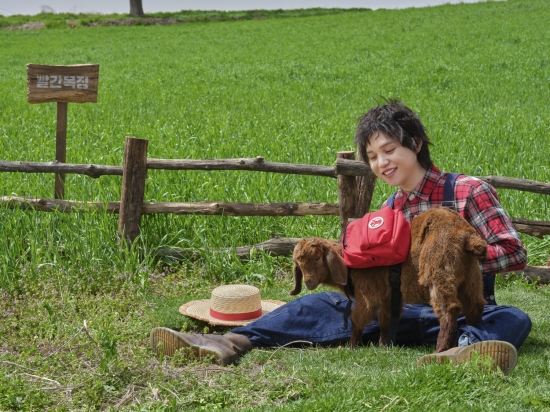 '세이브더칠드런 홍보대사' 원슈타인, LG트윈스 경기 시구 나서 (엑스포츠뉴스) - 나무뉴스