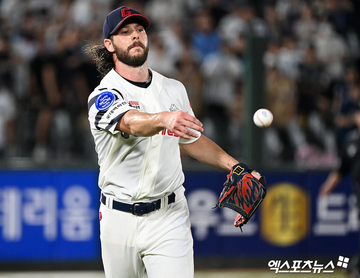 쿠에바스+박찬호+김재호+노시환 '빅뱅'…KBO, 8월 MVP 후보 8명 발표 [오피셜] - 나무뉴스