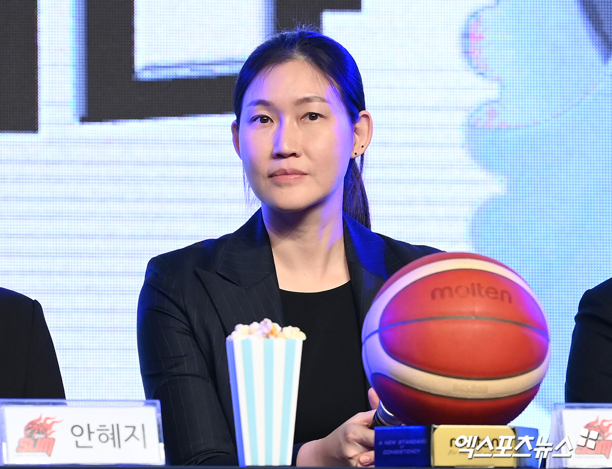 BNK 썸 박정은 감독 '자신감 넘치는 눈빛'[포토] - 나무뉴스