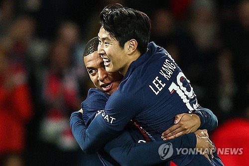 PSG, '이강인 동갑내기' 포르투갈 FW 영구 영입…이적료 1134억+5년 계약 [오피셜] - 나무뉴스