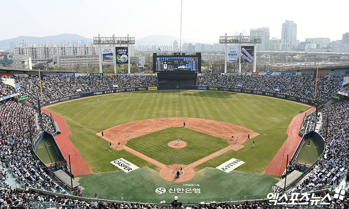 코로나·WBC 졸전 몰라요!…KBO리그, 101G 만에 '100만 관중' 돌파 (엑스포츠뉴스) - 나무뉴스
