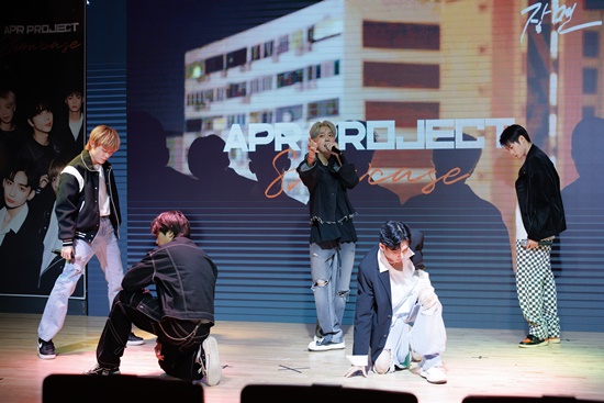 "사건·사고 많았지만"…TRCNG 아픔 극복한 APR 프로젝트 (엑's 현장)[종합] (엑스포츠뉴스) - 나무뉴스