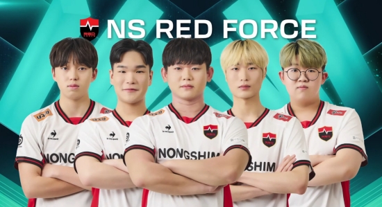 농심레드포스, 완벽한 경기력으로 18매치 승리…하루 2치킨 성공 (PMPS) (엑스포츠뉴스) - 나무뉴스