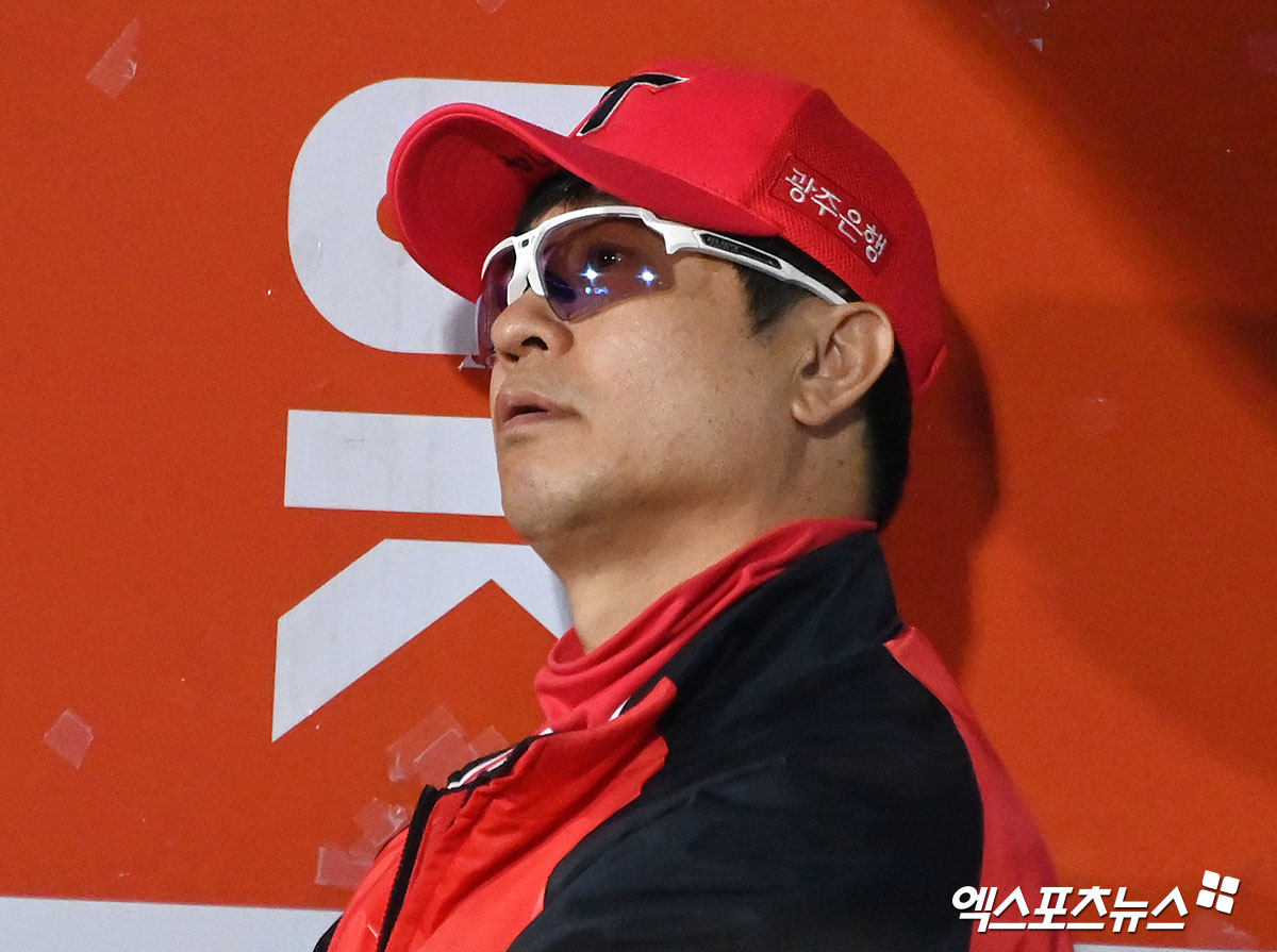 'PS 마감' KIA 김종국 감독 "과감한 결단 부족했다" [WC1] (엑스포츠뉴스) - 나무뉴스