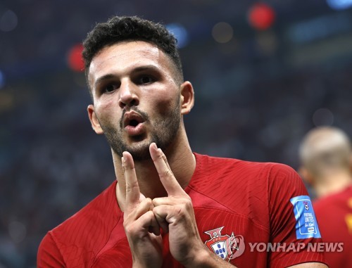 [오피셜] 이강인 도움 받을 공격수 합류...'WC 해트트릭' 포르투갈 FW PSG 이적+일단 1년 임대 - 나무뉴스