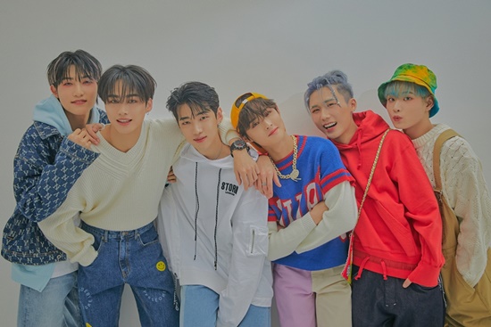 DKZ, 재찬‧경윤 참여한 어쿠스틱 '사랑도둑' 공개…완판 달성 (엑스포츠뉴스) - 나무뉴스