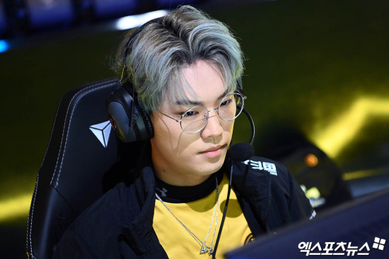 '닐라를 선택한 이유' 리브 샌박, 3세트 잡아내며 '승부는 지금부터' [LCK PO] (엑스포츠뉴스) - 나무뉴스