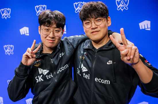 [롤드컵] '루시안? 나도 잘해' T1, C9 손쉽게 터트리고 'EDG 나와' - 나무뉴스