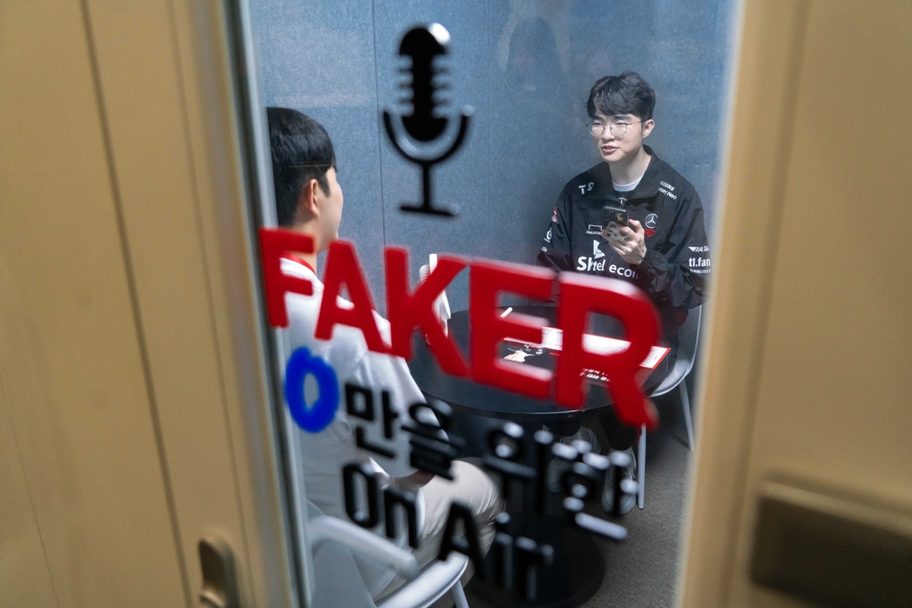 [게시판] SKT·e스포츠 T1 선수들 "34세 이하 청년, 힘내세요" - 나무뉴스