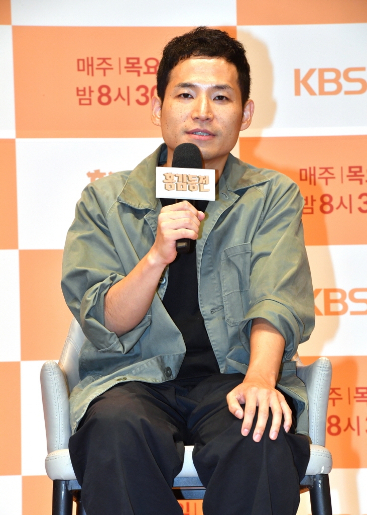 '홍김동전' PD "1주년 믿기지 않아…시즌제 없이 달리겠다" - 나무뉴스