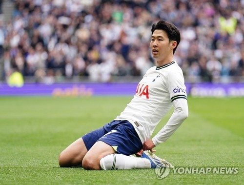 손흥민, EPL 8년 연속 10호골 달성 쾌거→역대 7번째 - 나무뉴스