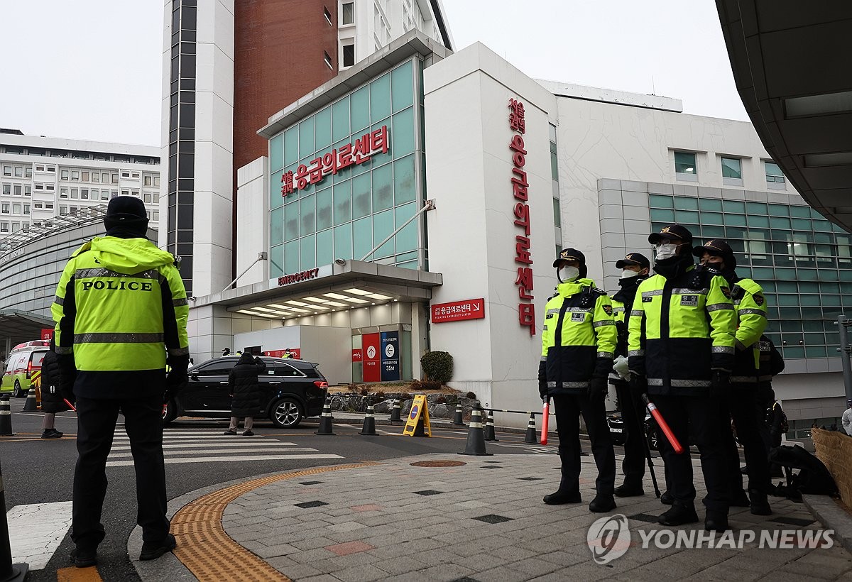 [연합시론] 이재명 피습 두고 가짜뉴스 난무, 정치권이 제 역할 할 때 (연합뉴스) - 나무뉴스