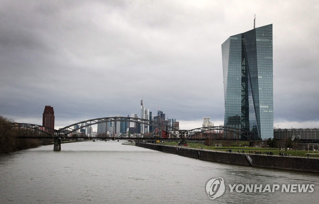 ECB, 기준금리 인상률 0.5%P로 유지…내달에도 빅스텝 예고(종합2보) - 나무뉴스