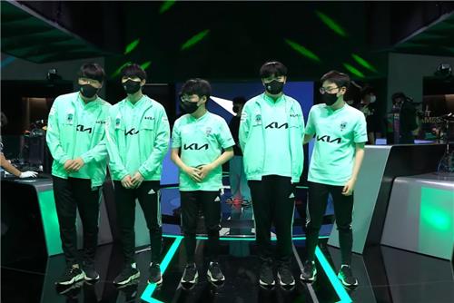 담원 기아, 3:2 혈전 끝에 KT 꺾고 LCK 서머 PO 4강 진출 (연합뉴스) - 나무뉴스
