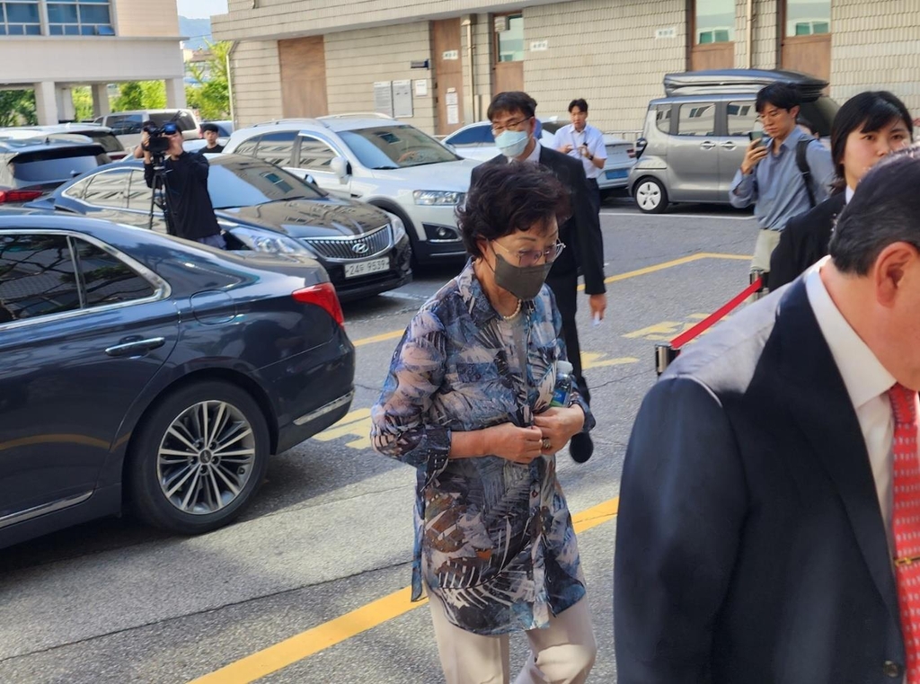 윤대통령 장모 잔고증명 위조 항소심 변론 종결…21일 선고 나무뉴스