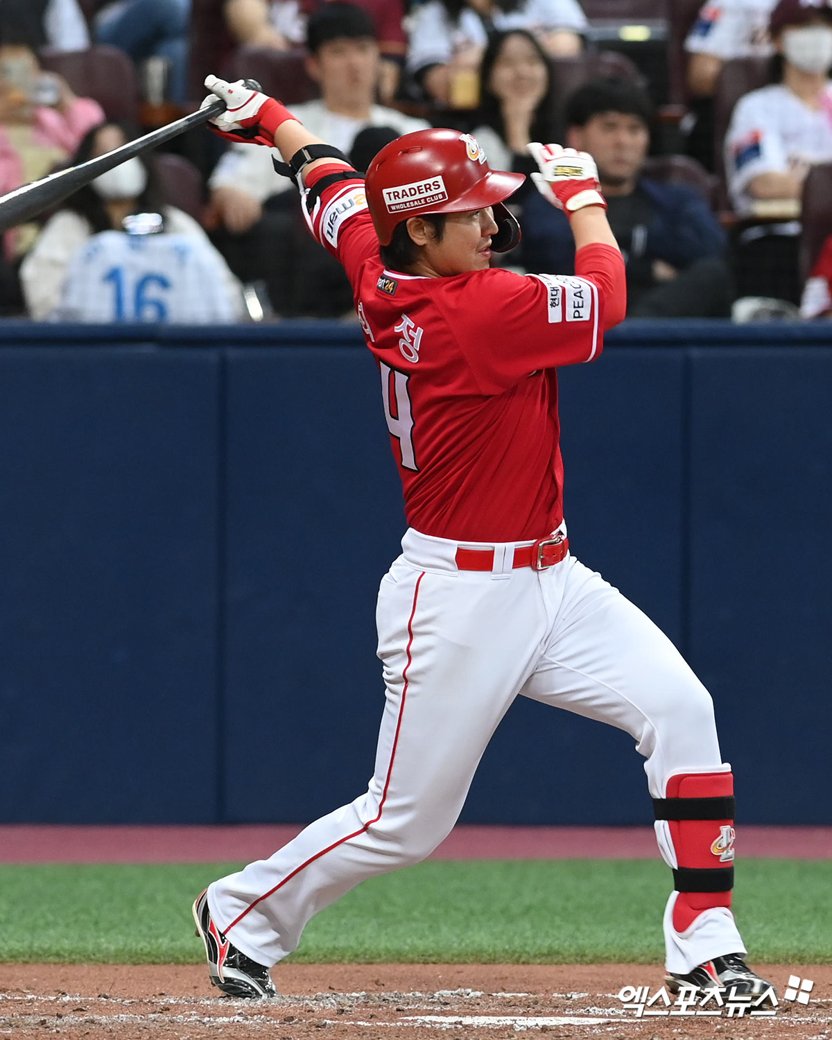 '6월 11홈런 폭발' SSG 최정, 4년 만에 정규리그 월간 MVP 선정 (엑스포츠뉴스) - 나무뉴스