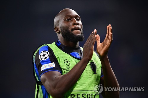 인터 밀란만 바라던 '103kg FW', 중동으로 떠나나...알힐랄 관계자와 연봉 340억 제안 협상 - 나무뉴스