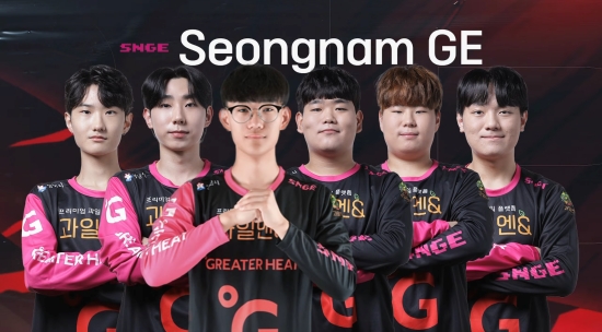 '사녹은 우리의 것'…성남제노알파, 페이즈1 2일 차 3매치 치킨 획득 (PMPS 시즌3) (엑스포츠뉴스) - 나무뉴스