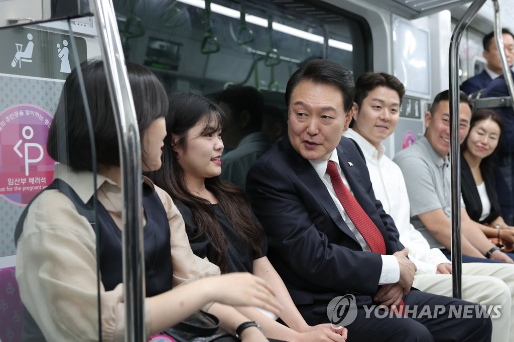 尹 "수도권 서부 획기적 변화"…대곡∼소사 첫 열차 시승(종합2보) (연합뉴스) - 나무뉴스