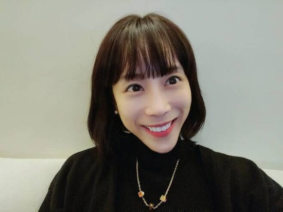 '쥬얼리 불화설' 언급했던 조민아, 이번엔 "인간 재떨이·왕따" 폭로 [종합] (엑스포츠뉴스) - 나무뉴스