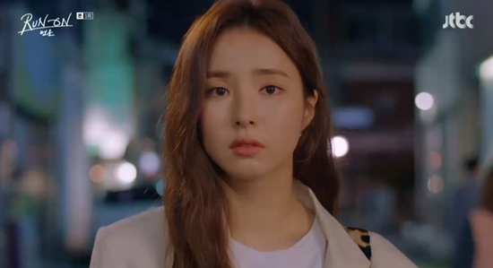 첫방 '런온' 신세경, "잘생기면 운명 믿어"…통역사로 임시완과 재회 [전일야화] (엑스포츠뉴스) - 나무뉴스