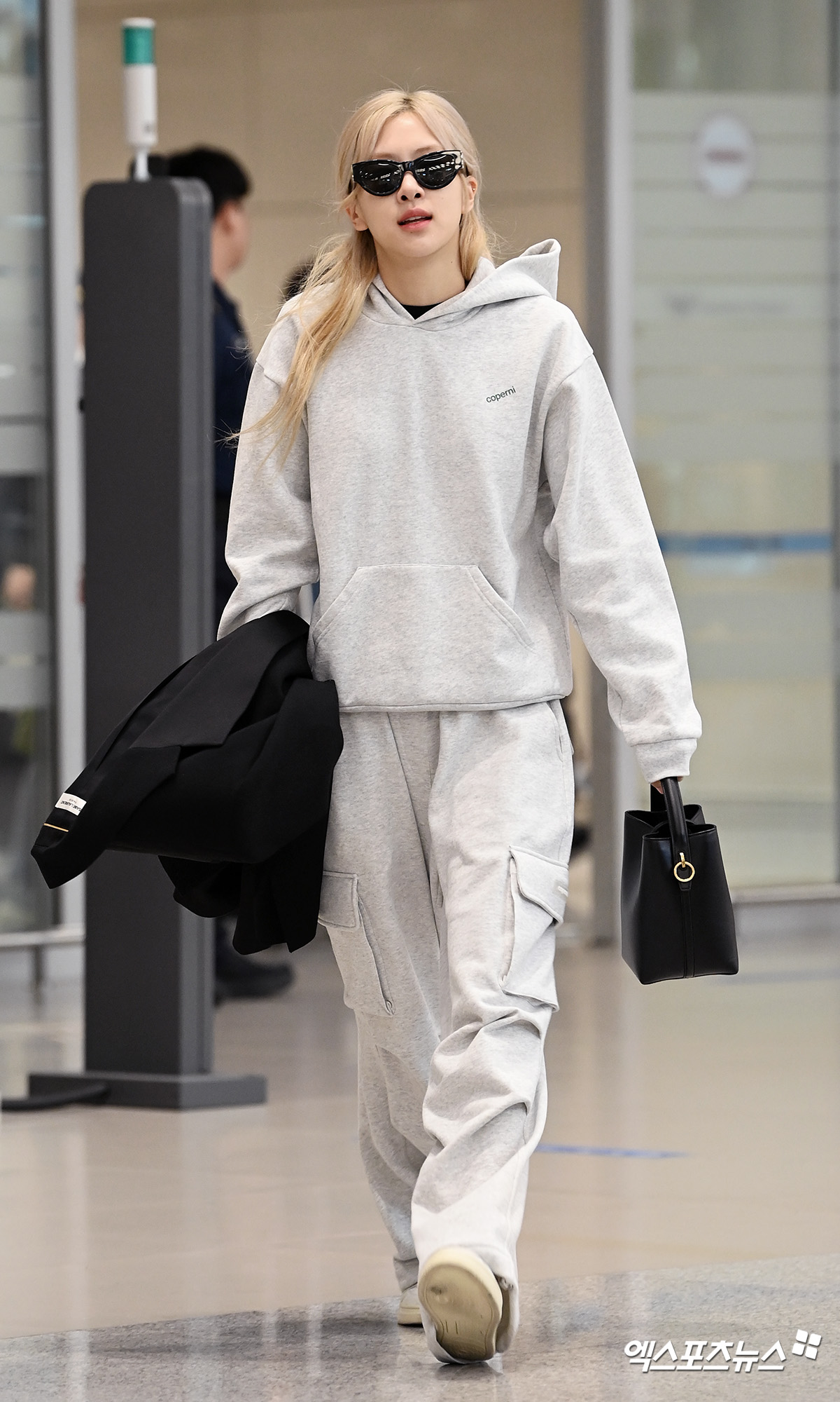 나무뉴스 - 블랙핑크 로제 '집으로 향하는 가벼운 발걸음'[엑's HD포토] (엑스포츠뉴스)