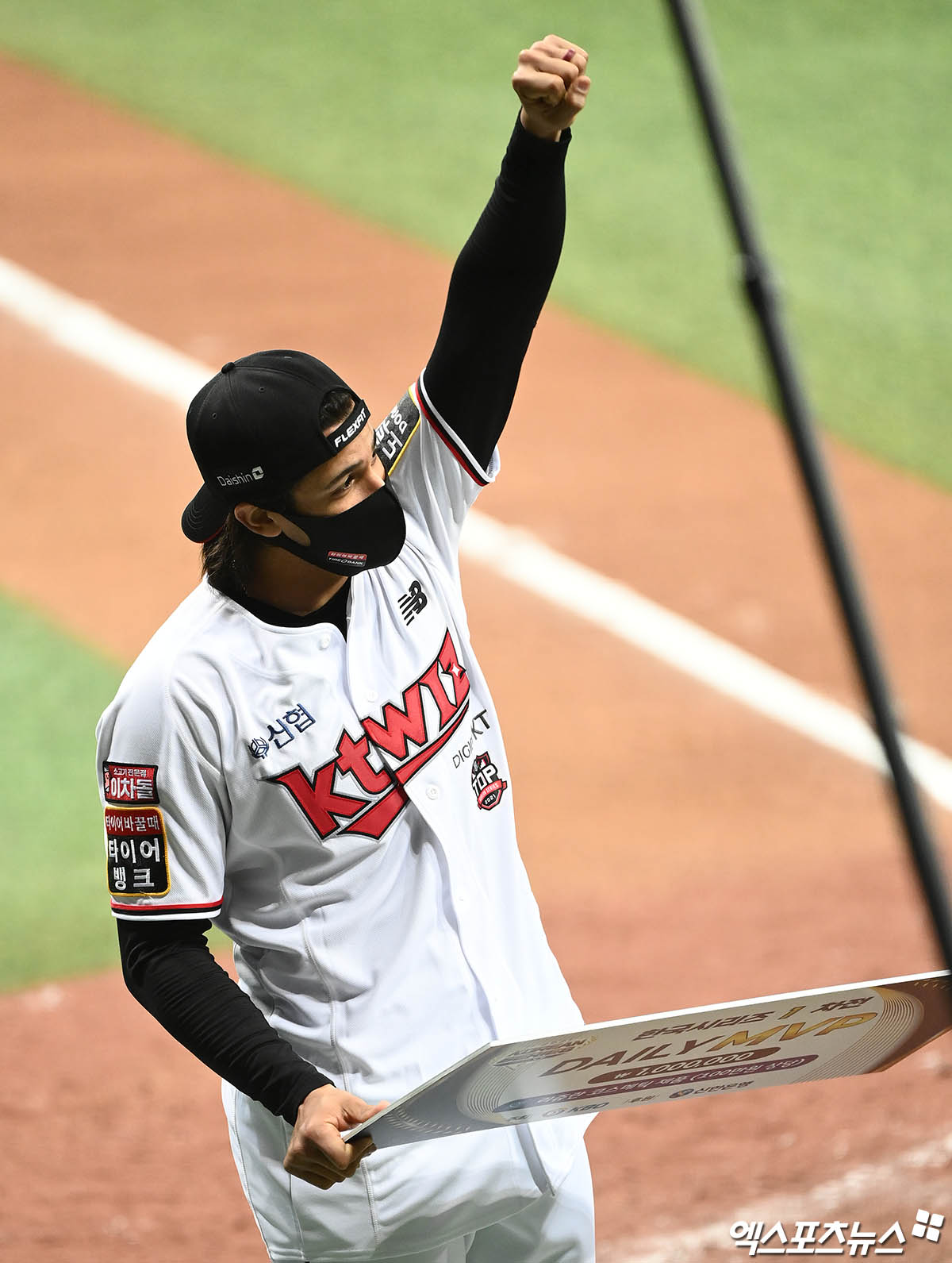 쿠에바스 마법투의 효과, 고영표 아꼈다 [KS] (엑스포츠뉴스) - 나무뉴스