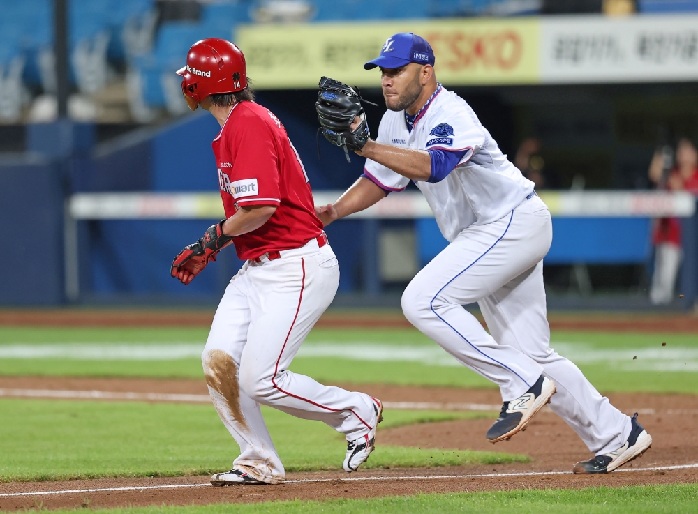 수아레즈 KBO 데뷔 첫 8이닝 투구, 내용+결과 모두 깔끔…후반기 희망 되나 - 나무뉴스