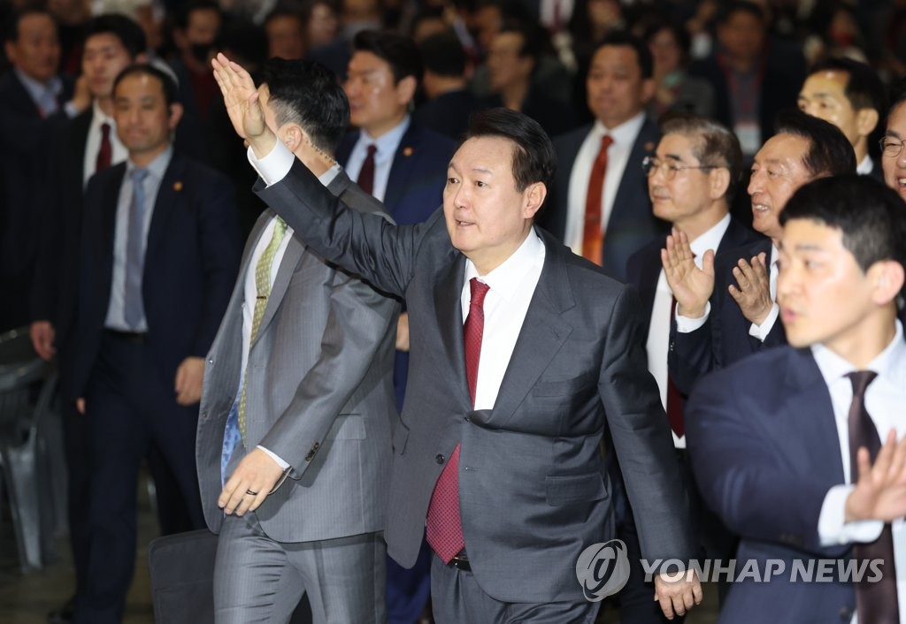 '레미제라블' 尹 입장곡에…"분노한 자들 노래" vs "애창곡인데" (연합뉴스) - 나무뉴스