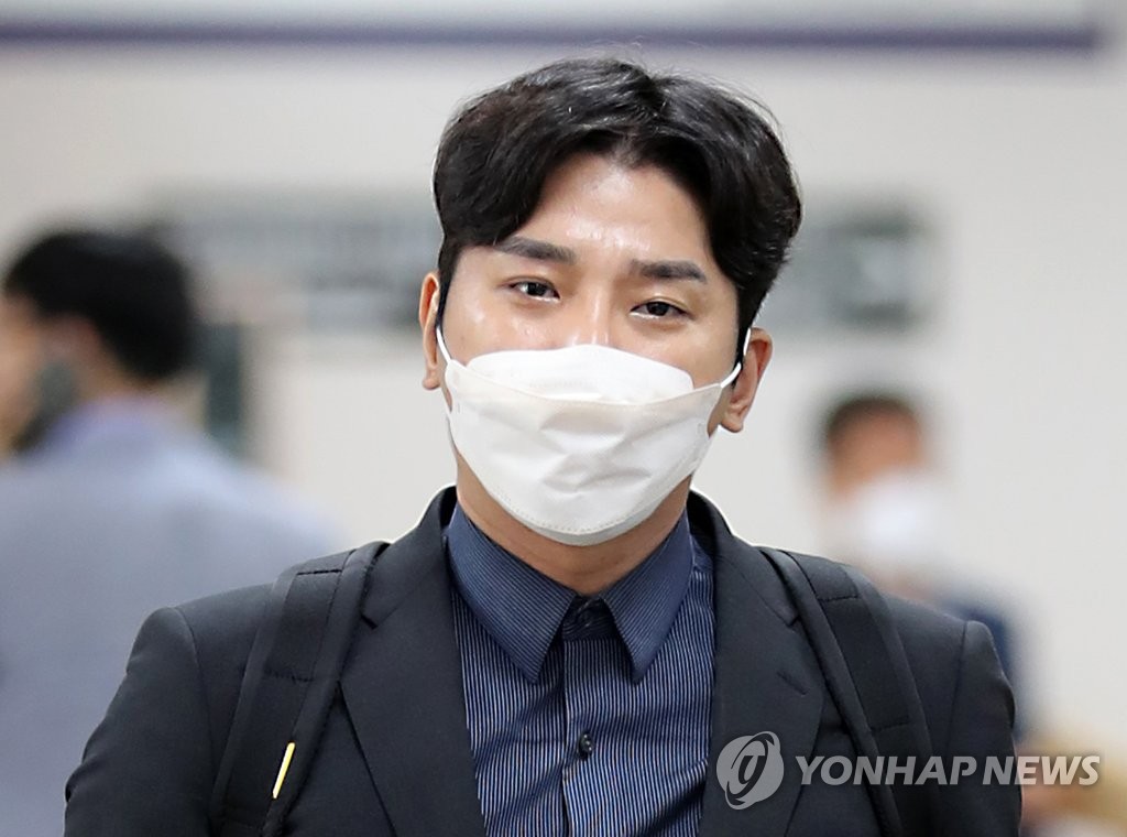 '버닝썬 폭로' 김상교씨, 성추행·업무방해 2심도 집행유예 (연합뉴스) - 나무뉴스