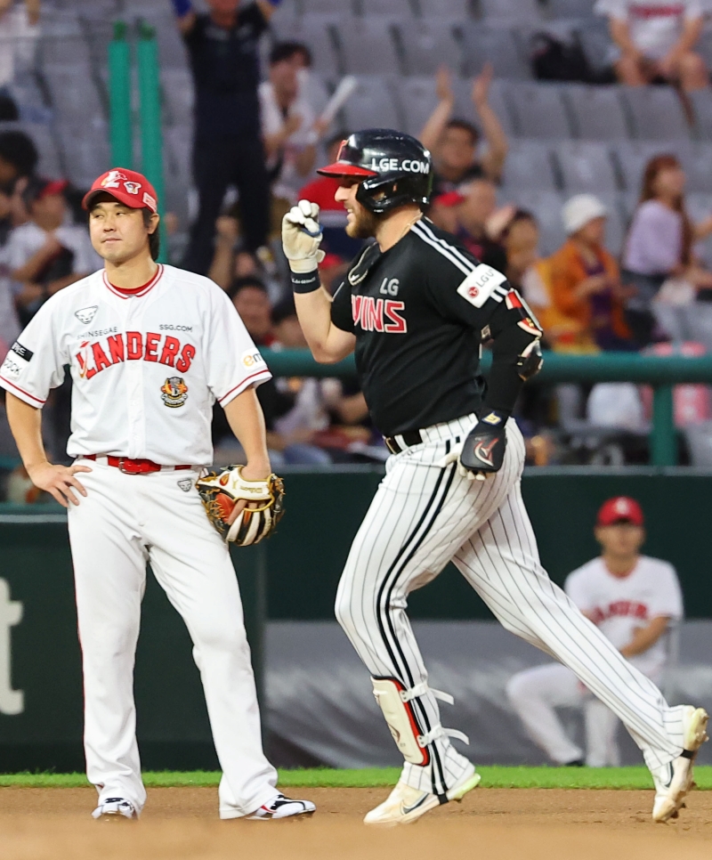 '켈리 9승+오스틴 결승포'…LG, '엘리아스 7이닝' SSG 2-1 꺾고 '6연승 질주' [문학:스코어] - 나무뉴스